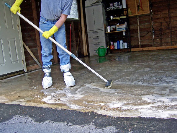 How to clean garage floor